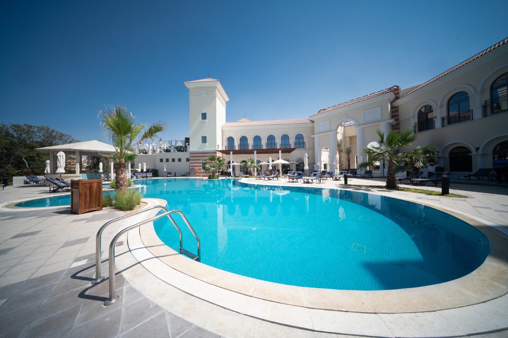 The Els Club Dubai: Best Golf Course & Luxury Country Club